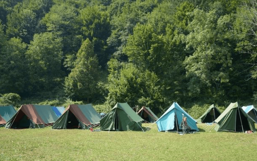 Divje kampiranje v Sloveniji dovoljeno? | Hills.si